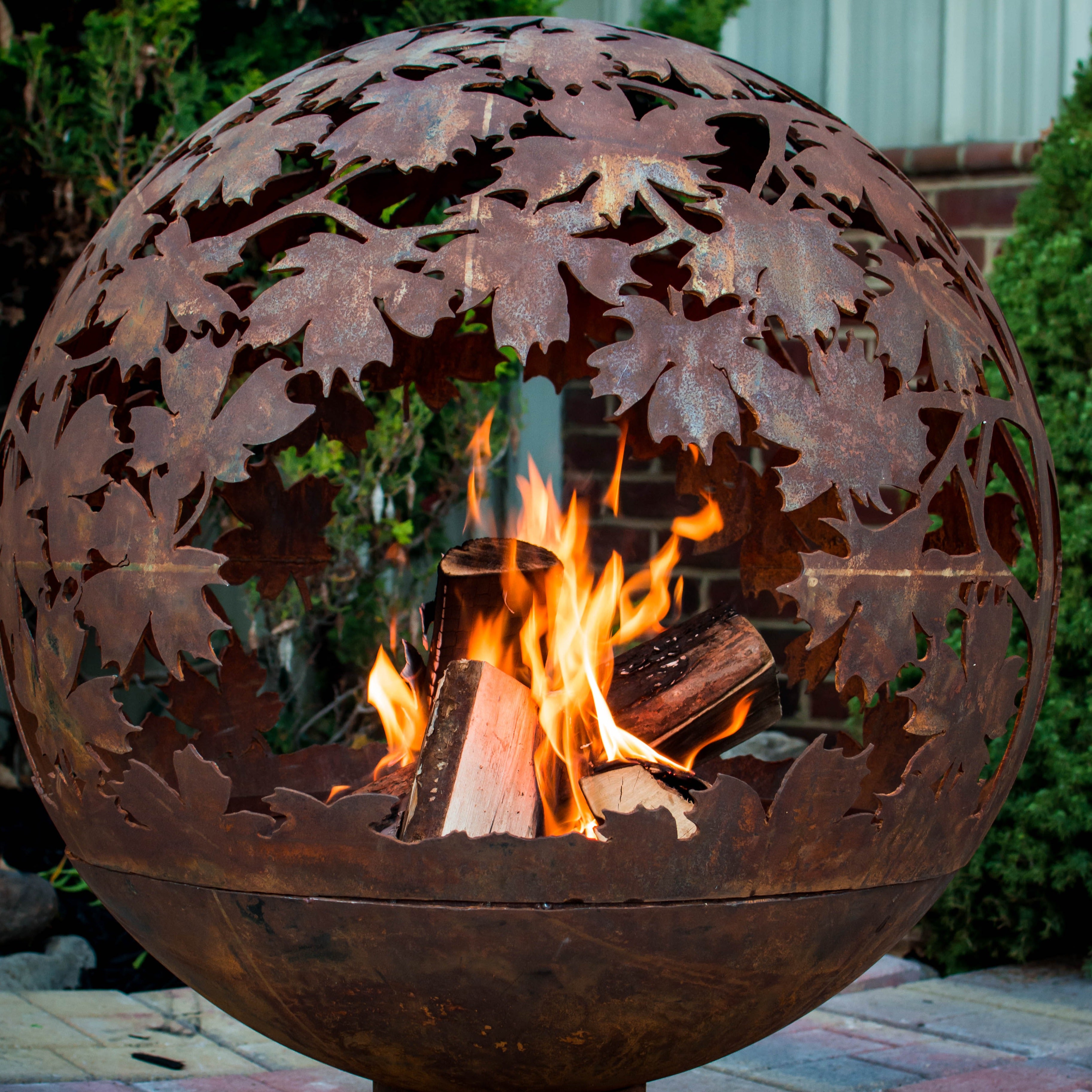 Esschert Designs Extra Large Leaf Pattern Fire Sphere – Just Jill Shop