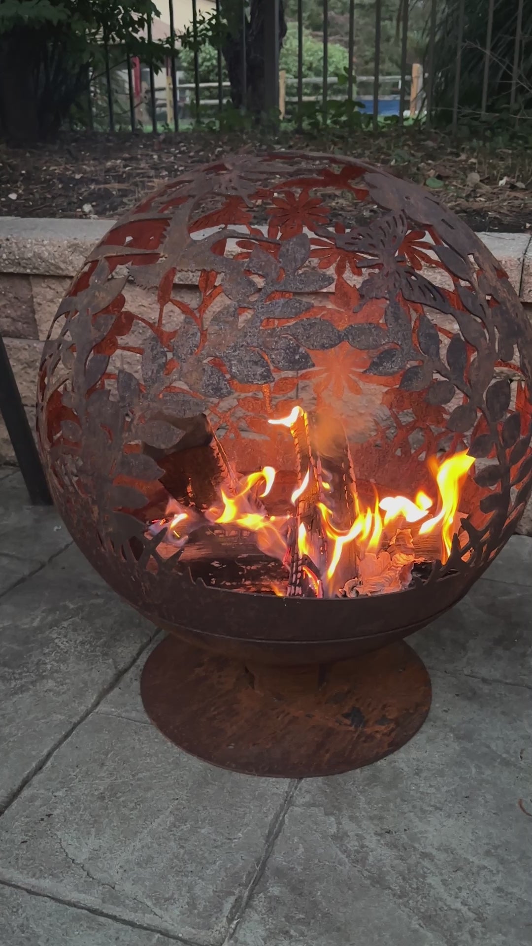 Esschert Designs Large Garden Pattern Fire Sphere – Just Jill Shop